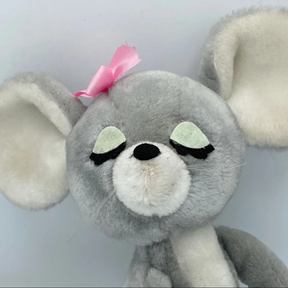 Dakin | Toys | Dakin Vintage 976 Hugging Girl Mouse Gray Plush | Poshmark